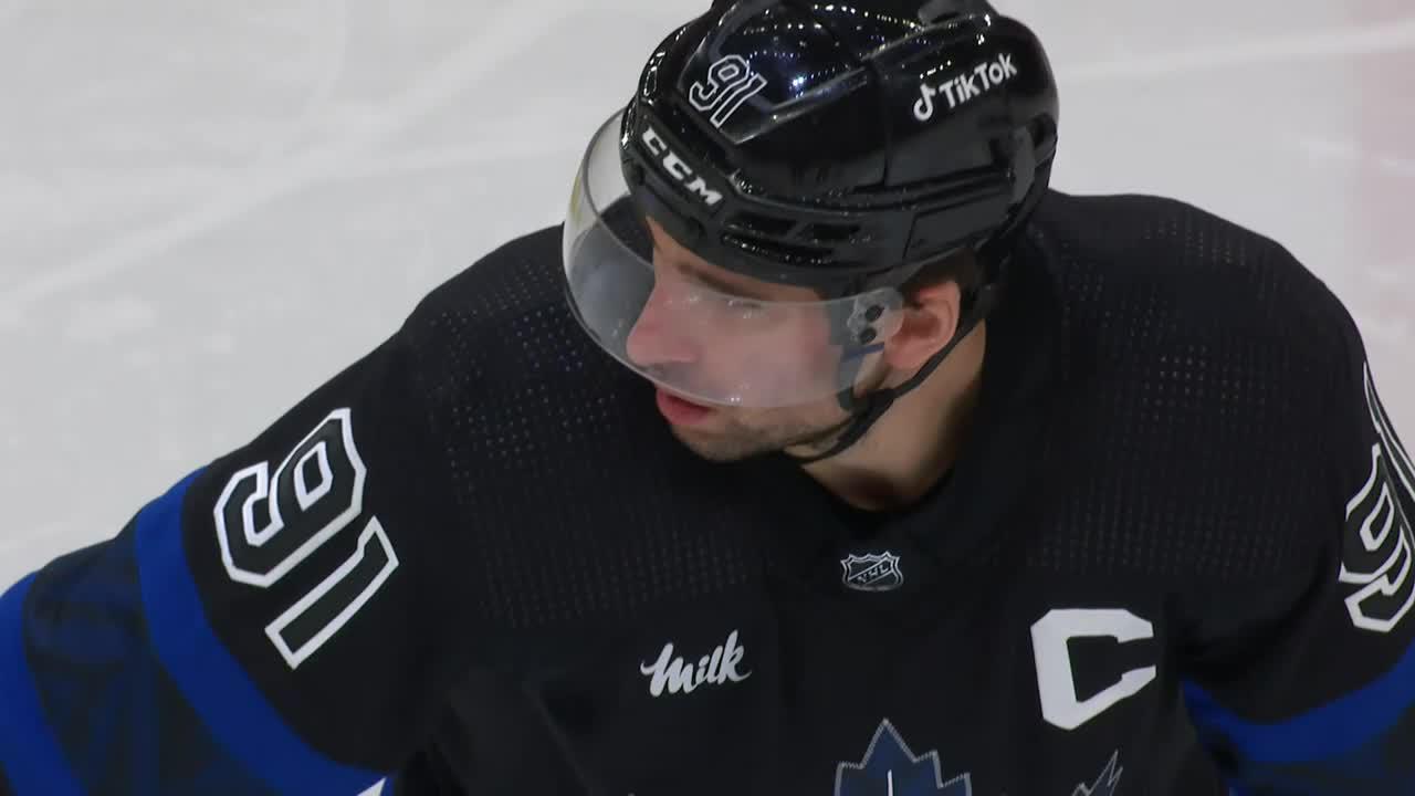 Toronto Maple Leafs at Chicago Blackhawks Toronto Maple Leafs at Chicago Blackhawks